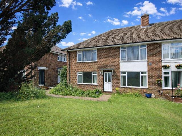 3 bedroom maisonette for sale