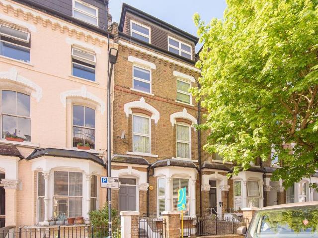 3 bedroom maisonette for sale