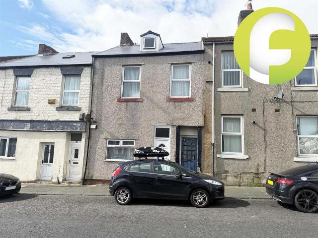 3 bedroom maisonette for sale