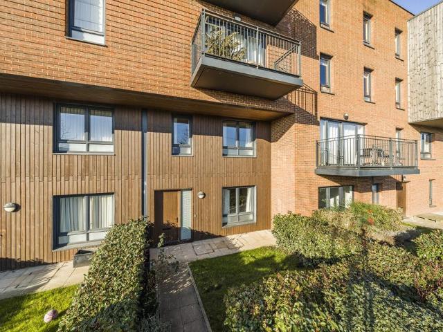 3 bedroom maisonette for sale