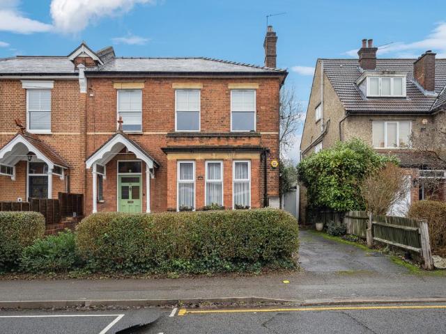 3 bedroom maisonette for sale
