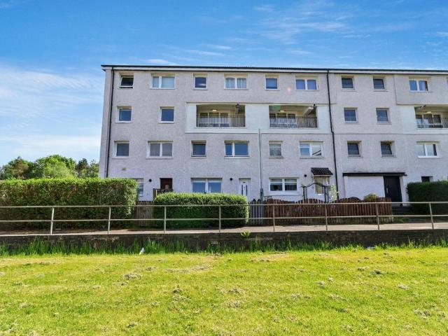 3 bedroom maisonette for sale