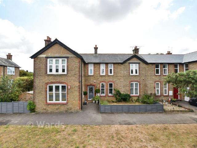 3 bedroom maisonette for sale