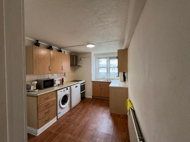 3 bedroom maisonette for sale