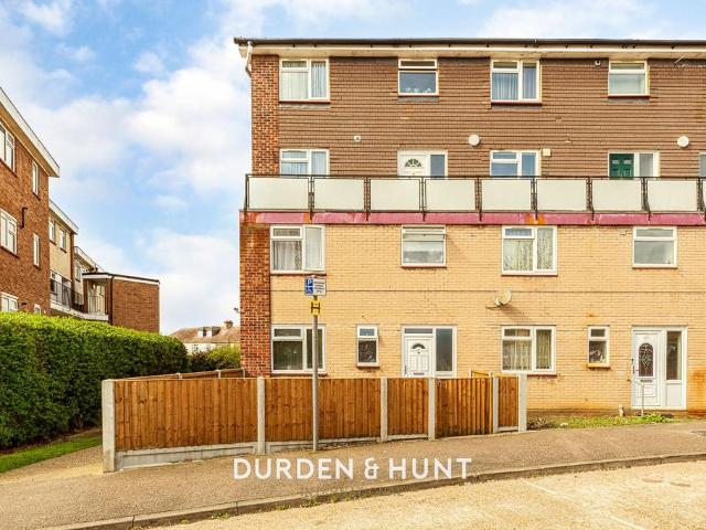 3 bedroom maisonette for sale