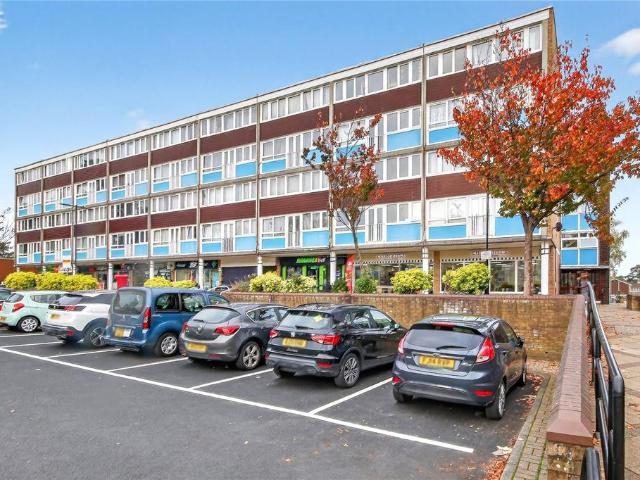 3 bedroom maisonette for sale