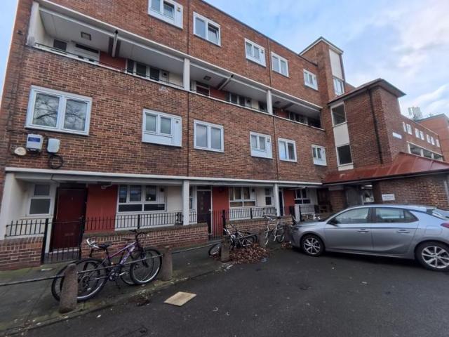3 bedroom maisonette for sale