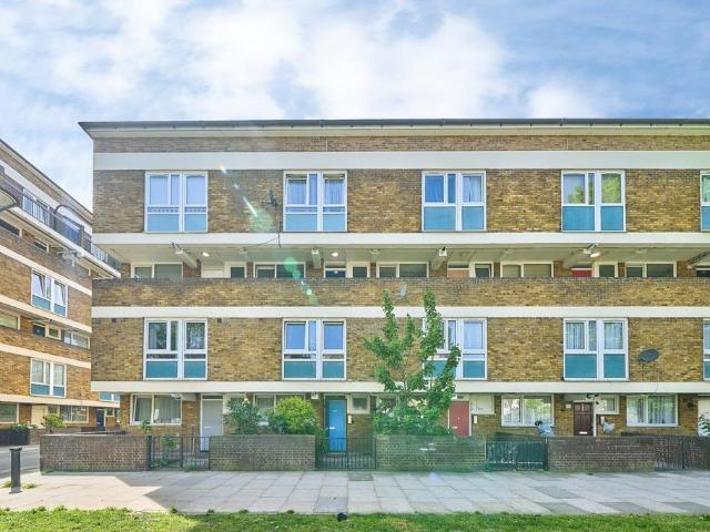 3 bedroom maisonette for sale