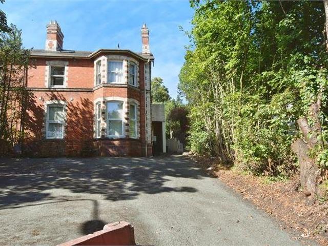 3 bedroom maisonette for sale