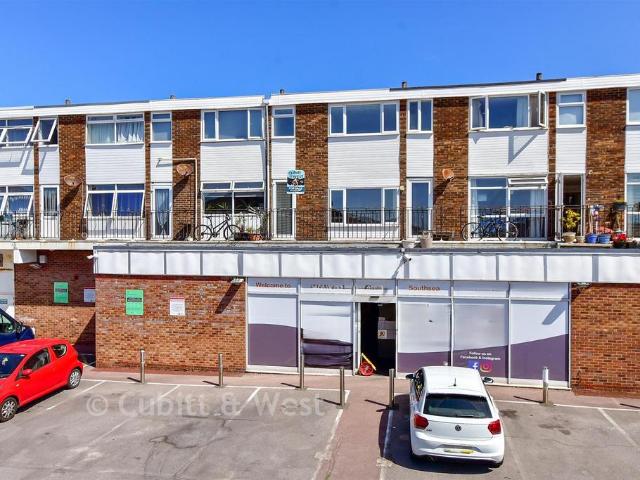 3 bedroom maisonette for sale