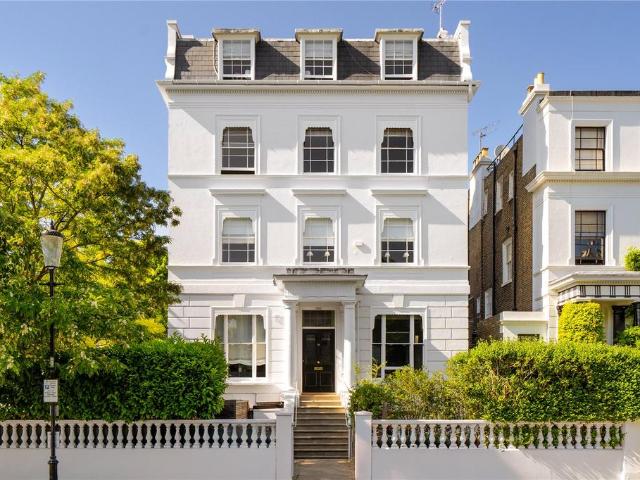3 bedroom maisonette for sale