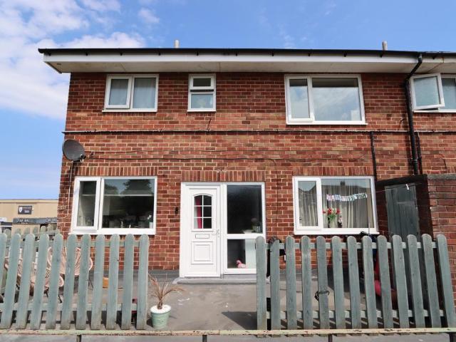 3 bedroom maisonette for sale