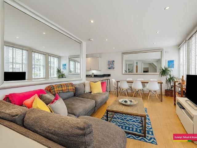 3 bedroom maisonette for sale