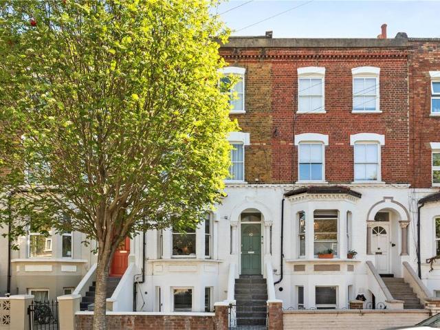 3 bedroom maisonette for sale
