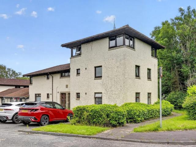3 bedroom maisonette for sale