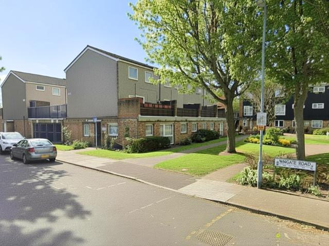 3 bedroom maisonette for sale