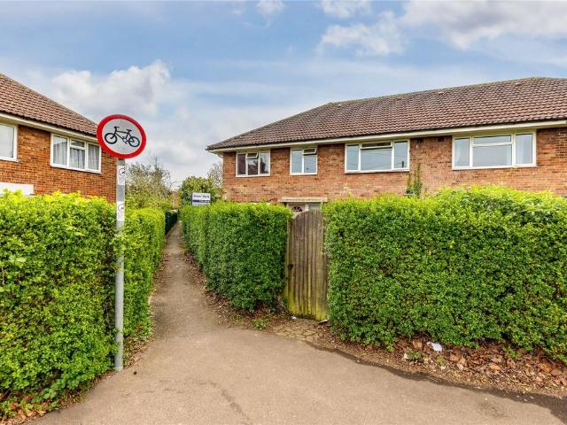 3 bedroom maisonette for sale