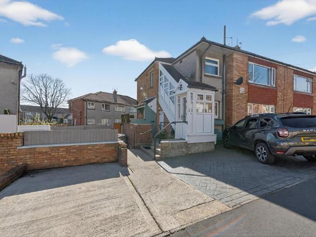 3 bedroom maisonette for sale