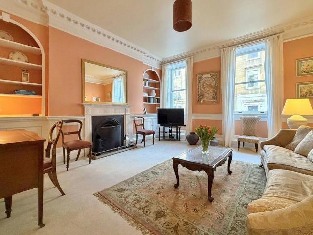 3 bedroom maisonette for sale