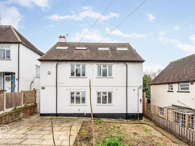 3 bedroom maisonette for sale