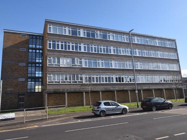 3 bedroom maisonette for sale
