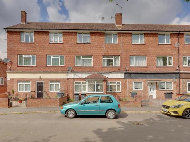 3 bedroom maisonette for sale