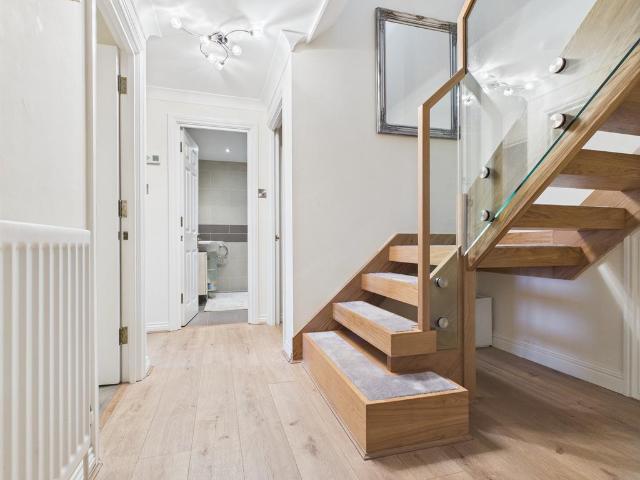 3 bedroom maisonette for sale