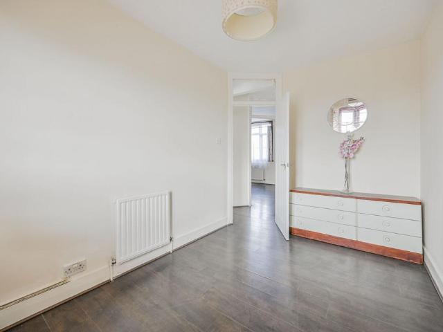 3 bedroom maisonette for sale