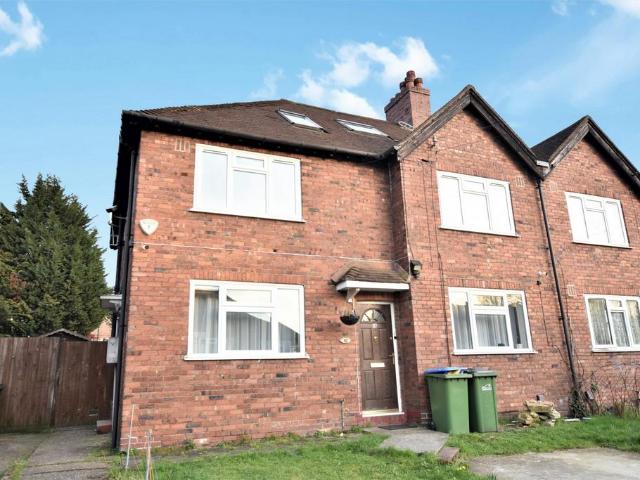 3 bedroom maisonette for sale