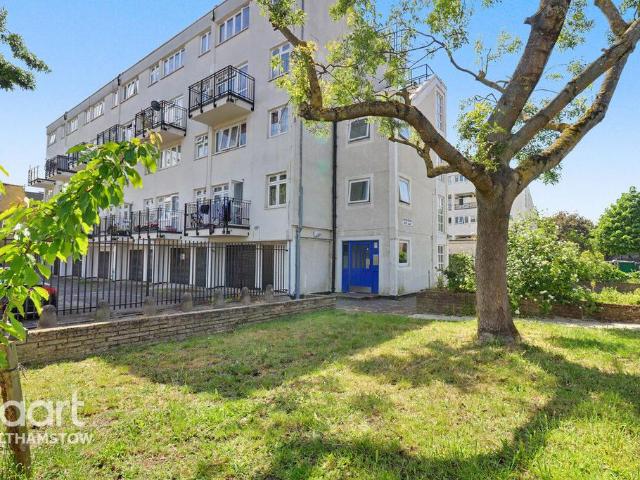 3 bedroom maisonette for sale