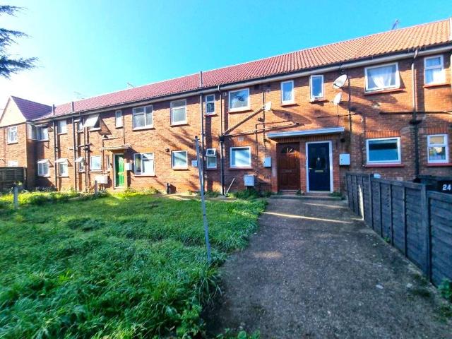 3 bedroom maisonette for sale