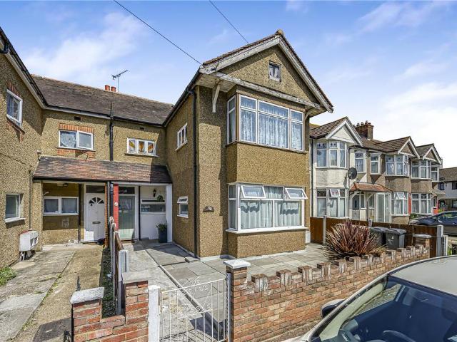 3 bedroom maisonette for sale