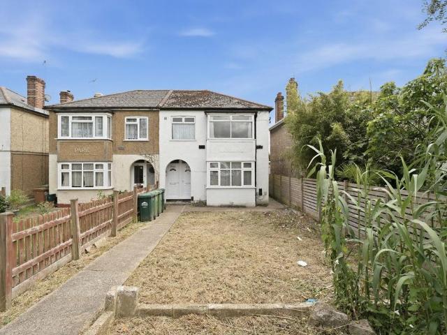 3 bedroom maisonette for sale