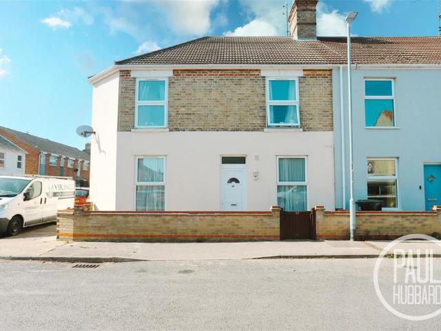 3 bedroom maisonette for sale