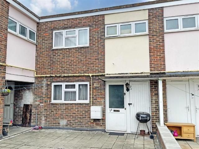 3 bedroom maisonette for sale