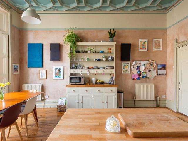 3 bedroom maisonette for sale