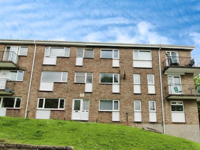 3 bedroom maisonette for sale