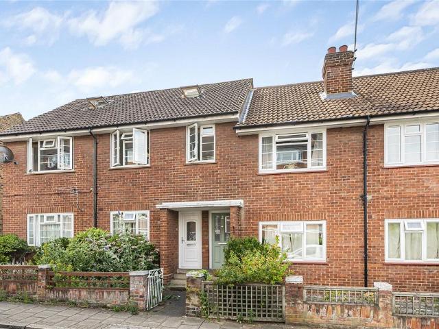 3 bedroom maisonette for sale
