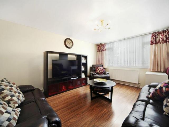 3 bedroom maisonette for sale