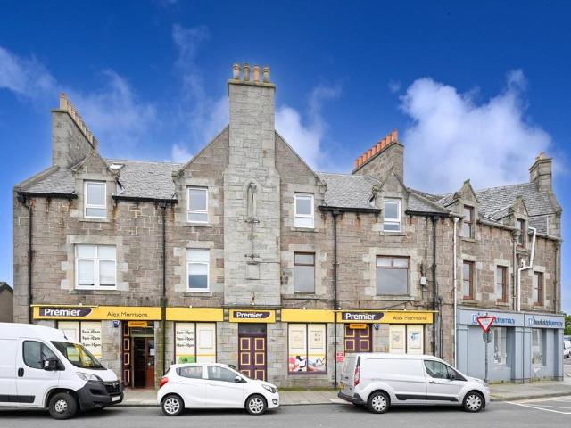 3 bedroom maisonette for sale