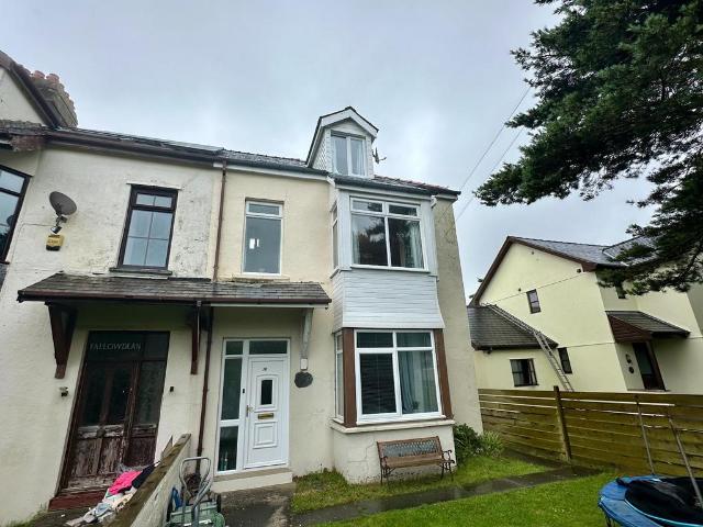 3 bedroom maisonette for sale