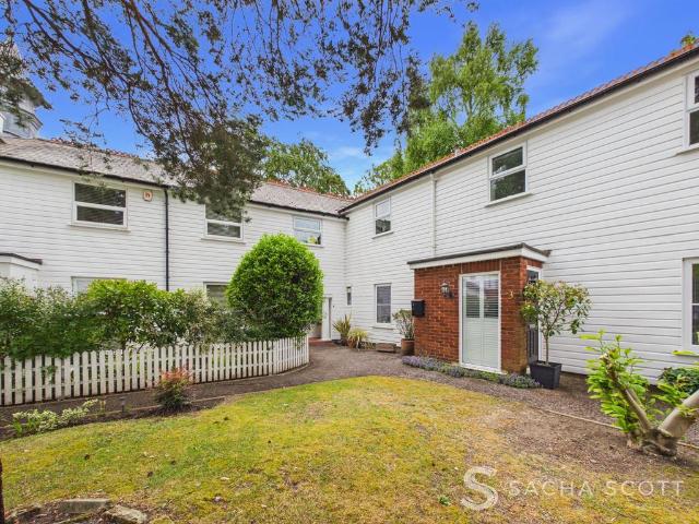 3 bedroom maisonette for sale