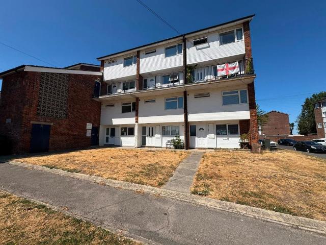 3 bedroom maisonette for sale