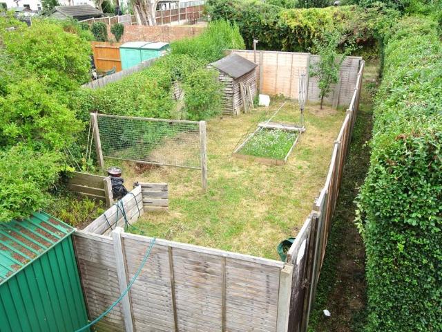 3 bedroom maisonette for sale