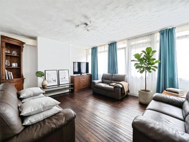 3 bedroom maisonette for sale