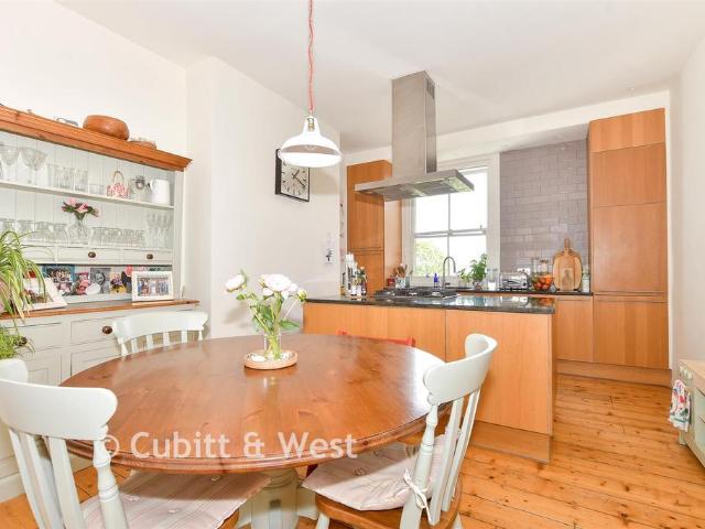 3 bedroom maisonette for sale