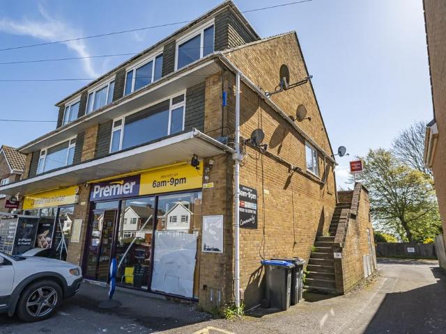3 bedroom maisonette for sale