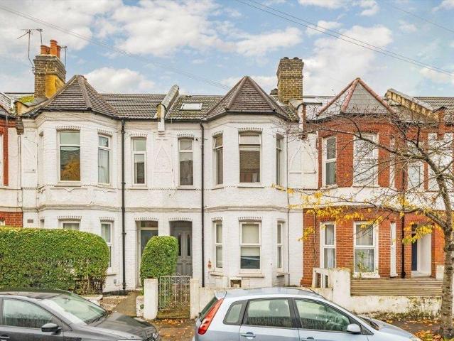 3 bedroom maisonette for sale