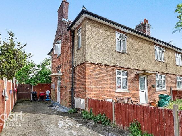 3 bedroom maisonette for sale