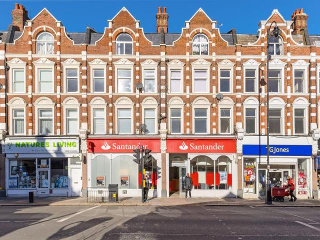3 bedroom maisonette for sale